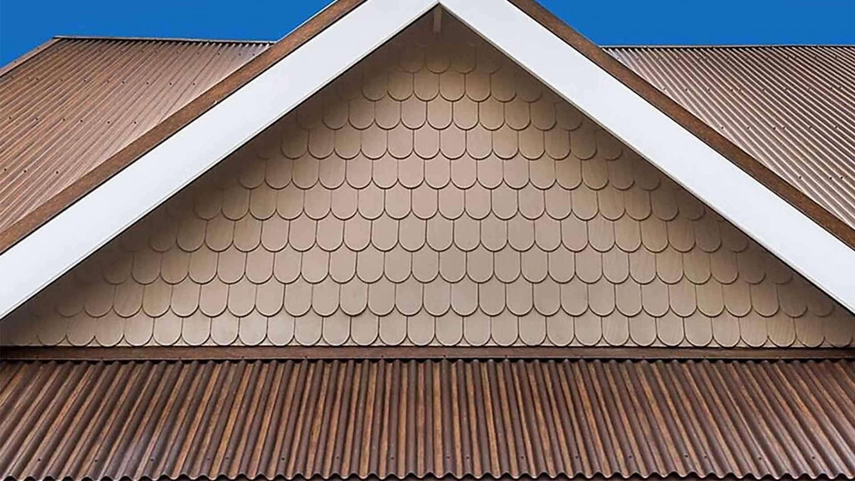 What Is Reclaimed Metal Roofing? Buyers Guide For Rusty Tin Roofing